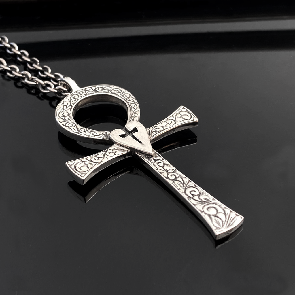 LOVE & HATRED | Ankh Insignia Pendant